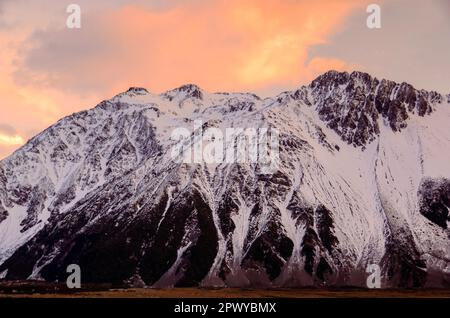 Sunrise on the Mount Cook Range on South Island in New Zealand Stock ...