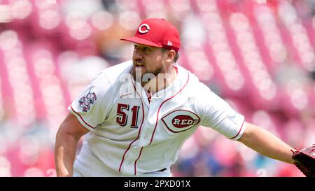 Cincinnati Reds starting pitcher Graham Ashcraft throws against the ...