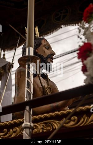 Crowds gather for the religious processions of Domingo de Ramos (Palm ...