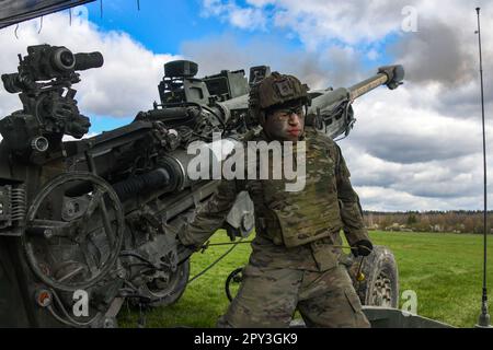 A soldier assigned to B Battery, Field Artillery Squadron, 2nd Cavalry ...