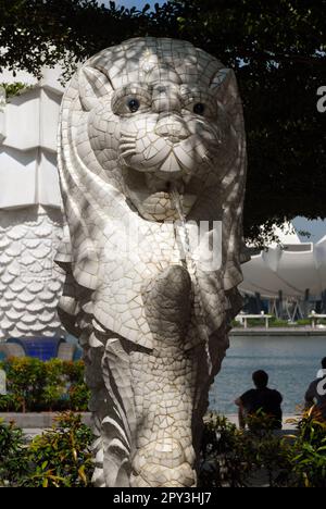 Mosaic model of the Merlion Statue on the Esplanade, Marina Bay ...