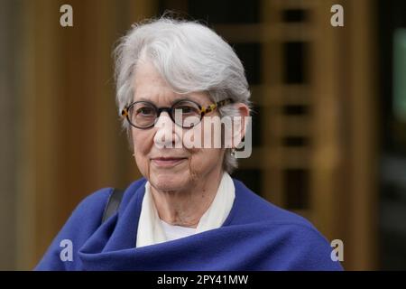 Jessica Leeds leaves the federal courthouse after testifying in writer ...
