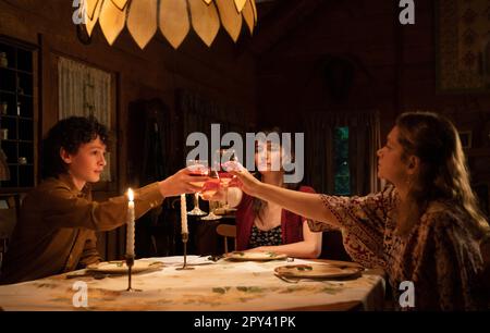 TINY BEAUTIFUL THINGS, Sarah Pidgeon, 'The Nose', (Season 1, ep. 105 ...