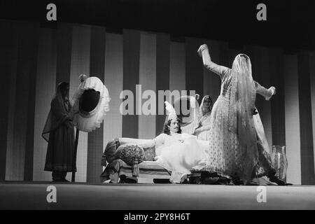 Indian hindi movie film Raja Harishchandra bollywood film stars actor ...