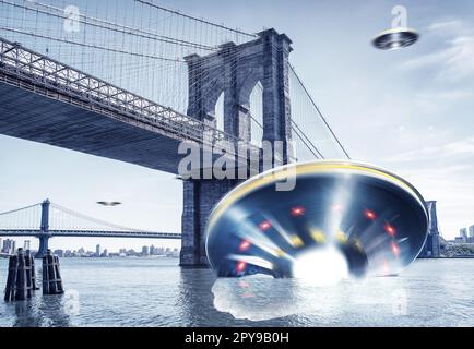 ufos over new york Stock Photo - Alamy