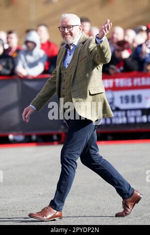 Sculptor Alan Herriot who designed the new statue of former Manchester ...
