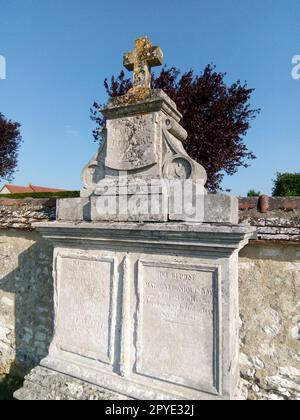 Une sculpture sur un monument en France Stock Photo - Alamy