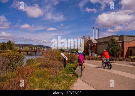 The Deschutes River Trail (DRT) is over 12 miles of trails along the ...