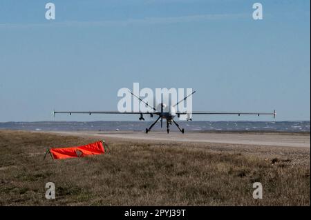 An MQ-9 Reaper lands on Highway 287 during Exercise Agile Chariot ...