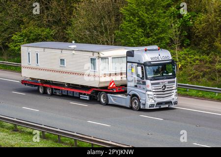 Hi-Line Caravan Transport Ltd 2014 Renault Truck 12777cc Flatbed HGV ...