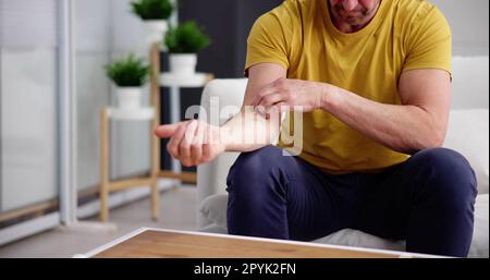 Human skin itching psoriasis man with itchy rash Stock Photo - Alamy