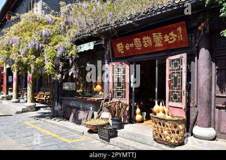 Crowded Chinese Street Market Stock Photo - Alamy