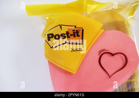 Post-it notes, brand of 3M Company Stock Photo - Alamy