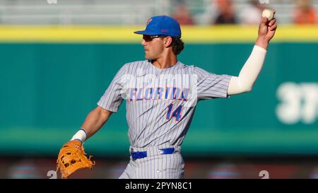 Florida utility Jac Caglianone (14) runs to first during an NCAA ...