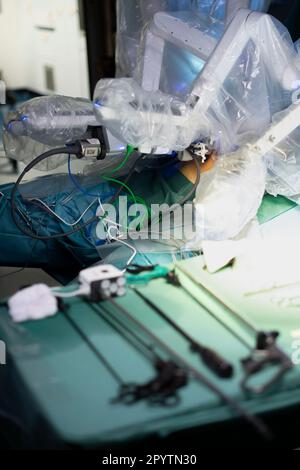 Modern hybrid surgery, 3D innovative technology with the DaVinci system ...