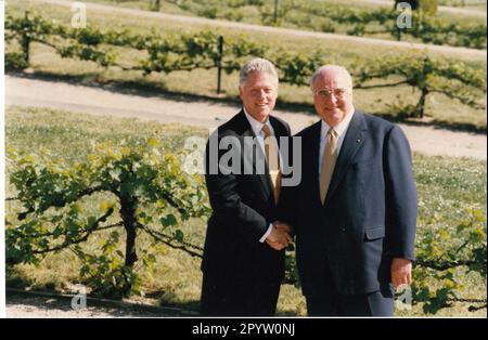 American President Bill Clinton visiting Potsdam with German Chancellor ...