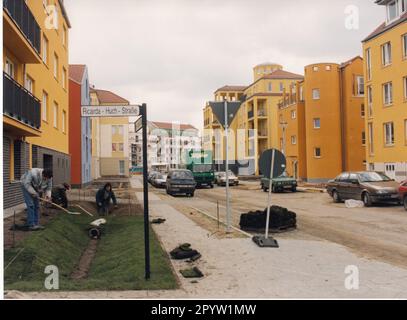 The newly built Kirchsteigfeld residential district in Potsdam-Drewitz ...