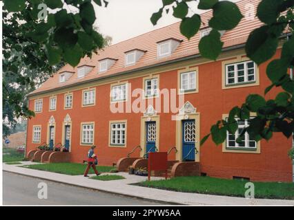 The colored houses of the cooperative GWG Vaterland Am Schragen were ...