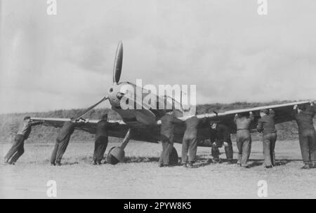 A Messerschmitt Bf 109, a German World War II fighter aircraft that was ...