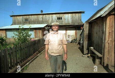 Ukraine / Agriculture / People / 1998 Village south of Shitomir: farm ...