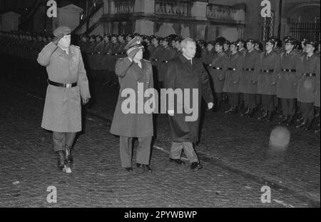 German soldiers pledge their allegiance at Nymphenburg Palace in Munich ...