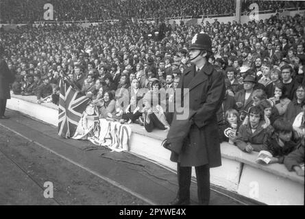 European Championship 1972 quarterfinal first leg: England - Germany 1: ...