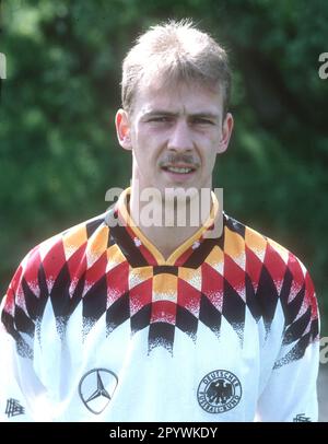 Mario Basler portrait in the national jersey on 05.09.1998 in Malta ...