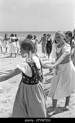 Girls in the summer camp of the Bund Deutscher Maedel in Karlshagen ...