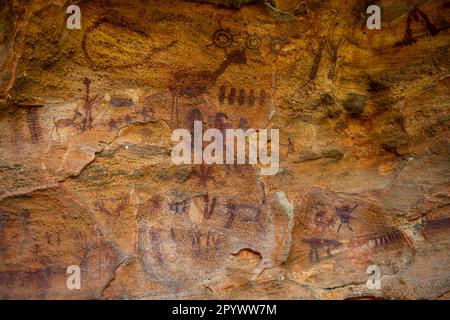 Rock art painting at Pedra Furada, Unesco site Serra da Capivara ...