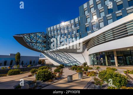 Glass palace of the Austrian Automobile, Motorcycle and Touring Club ...