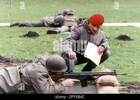 Recording date: 28.04.1997 Recruit training with the German Armed ...