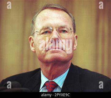 Hans Olaf Henkel. [automated translation] Stock Photo - Alamy