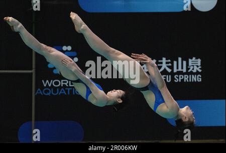 Chang Yani and Chen Yiwen, of China, compete in the women's 3-meter ...
