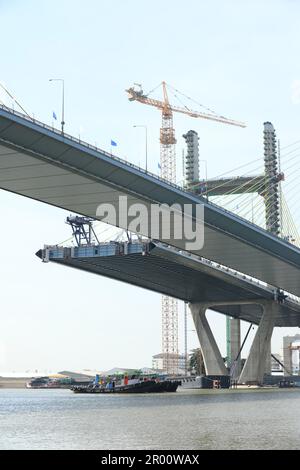 Bridge, Bridge Under Structure, Cross Over, Flyover, Road Above ...
