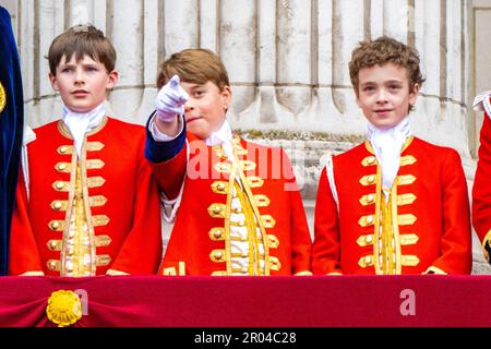 Lord Oliver Cholmondeley, Prince George, Nicholas Barclay, Ralph ...