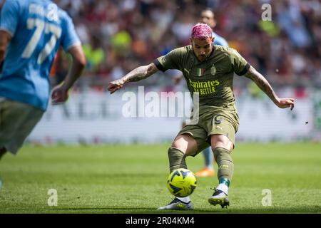 Theo Hernandez of AC Milan scores the goal of 1-1 for his side Roma 27 ...