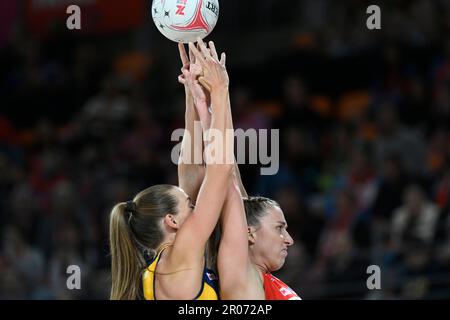 Cara Koenen of the Lightning and Sarah Klau of the Swifts in action ...