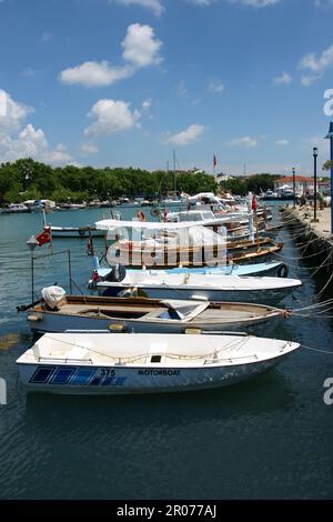 Erdek is a holiday town in Turkey Stock Photo - Alamy