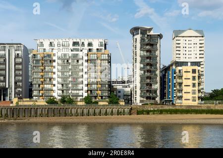 Various styles of buildings along the River Thames Stock Photo - Alamy