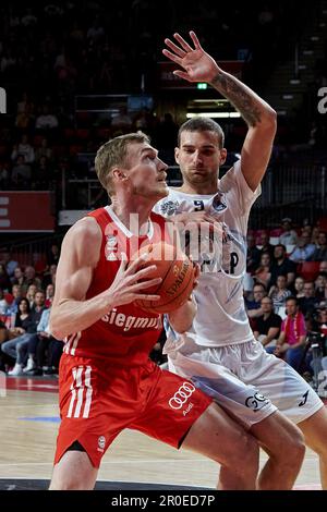 Niels Giffey (FC Bayern Basketball) trifft per Dunk, Vet Concept ...