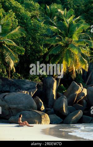 Strand, Anse Takamaka, Mahe Seychellen Stock Photo - Alamy