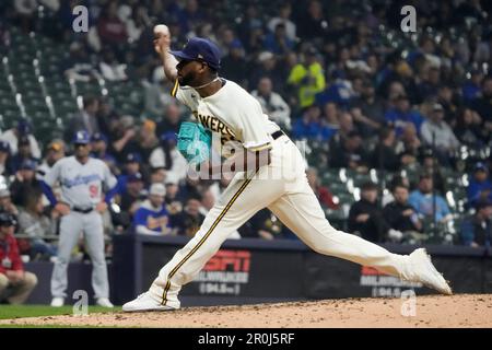 Milwaukee Brewers relief pitcher Elvis Peguero throws against the ...
