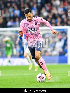 Dwight McNeil #7 of Everton F.C. in action during the Premier League ...