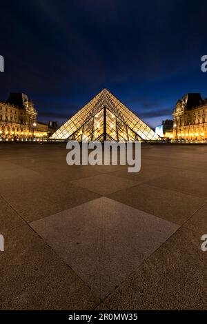 View of the empty courtyard of the Louvre museum, that remains closed ...