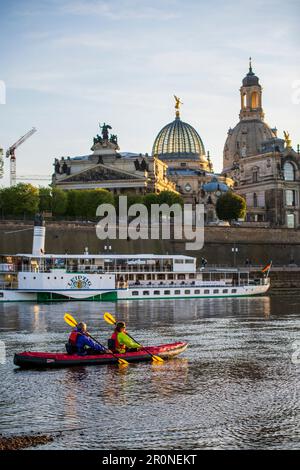 Kayak tour on the Elbe in Dresden, Germany Stock Photo - Alamy