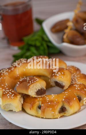 Recipe Maarouk of Aleppo, soft brioche with date paste Stock Photo - Alamy
