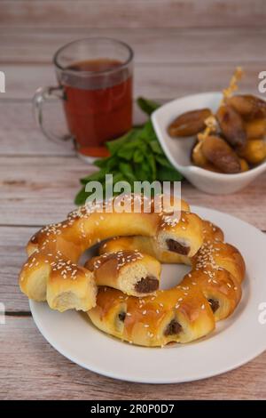 Recipe Maarouk of Aleppo, soft brioche with date paste Stock Photo - Alamy