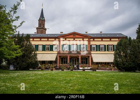 Schlosspark, an estate with a park, Weinheim, Baden-Württemberg ...