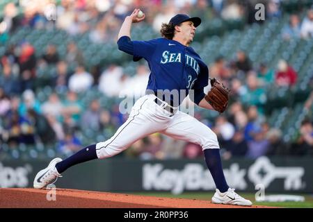 Seattle Mariners starting pitcher Logan Gilbert throws against the ...