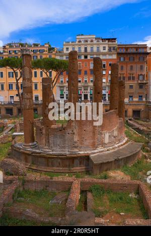 Area Sacra, Largo di Torre Argentina, Pigna, Rome, Lazio, Italy Stock ...